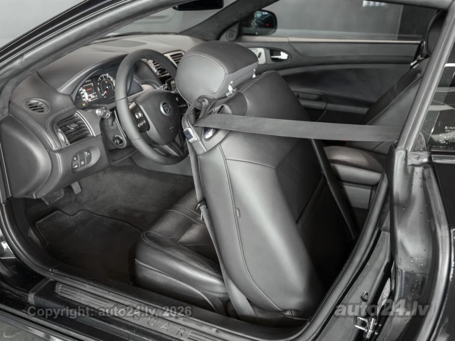 Melns Jaguar XK 2010 Tallina, ar dzinēja tilpumu 5.00 L un nobraukumu 207 tūkst. km par 33900 €, foto 13 vietnē AUTOMOTO.COM.LV