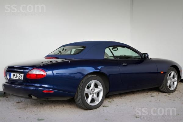 Blue Jaguar XK 1999 in Riga, with an engine capacity of 4.00 L and mileage of 104 thousand km for 9900 €, photo 6 on AUTOMOTO.COM.LV
