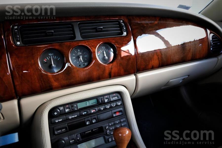Zils Jaguar XK 1999 Rīga, ar dzinēja tilpumu 4.00 L un nobraukumu 104 tūkst. km par 9900 €, foto 9 vietnē AUTOMOTO.COM.LV