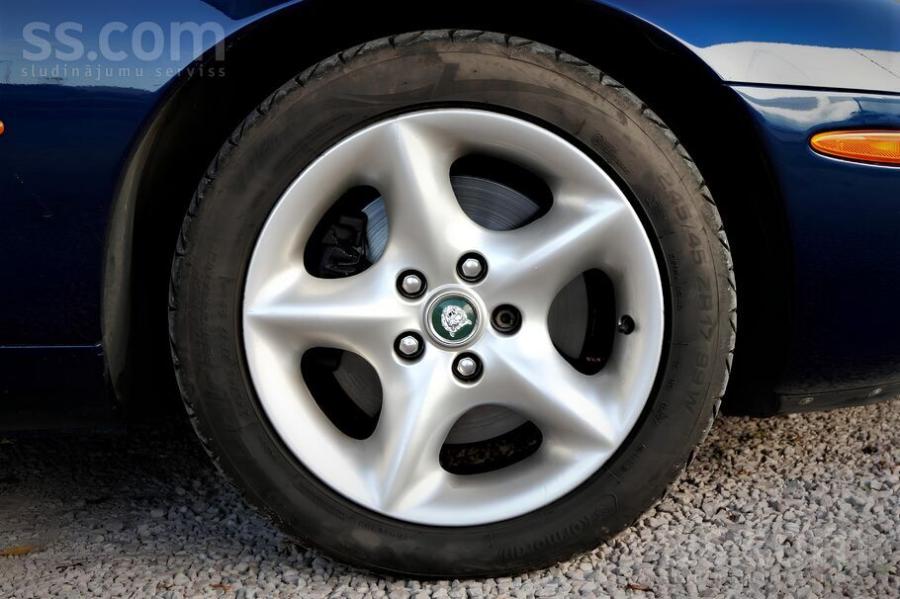 Zils Jaguar XK 1999 Rīga, ar dzinēja tilpumu 4.00 L un nobraukumu 104 tūkst. km par 9900 €, foto 15 vietnē AUTOMOTO.COM.LV