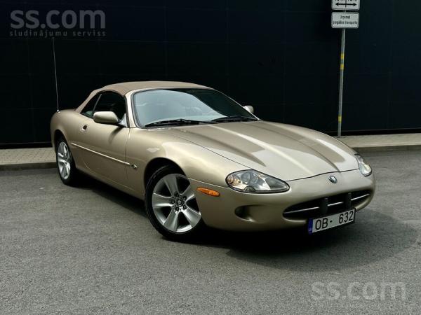 Jaguar XK 1999 Jelgava, ar dzinēja tilpumu 4.00 L un nobraukumu 105 tūkst. km par 13000 €, foto 1 vietnē AUTOMOTO.COM.LV