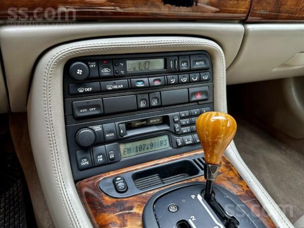 Jaguar XK 1999 Jelgava, ar dzinēja tilpumu 4.00 L un nobraukumu 105 tūkst. km par 13000 €, foto 6 vietnē AUTOMOTO.COM.LV