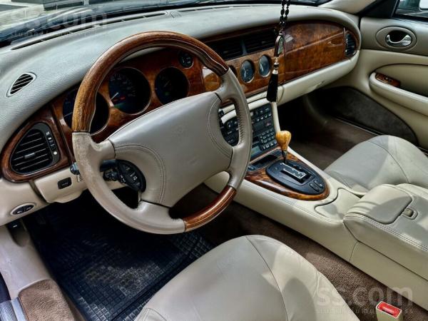 Jaguar XK 1999 Jelgava, ar dzinēja tilpumu 4.00 L un nobraukumu 105 tūkst. km par 13000 €, foto 9 vietnē AUTOMOTO.COM.LV