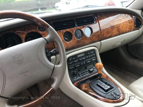 Jaguar XK 1996 in Tallinn, with an engine capacity of 4.00 L and mileage of 92 thousand km for 11500 €, photo 11 on AUTOMOTO.COM.LV