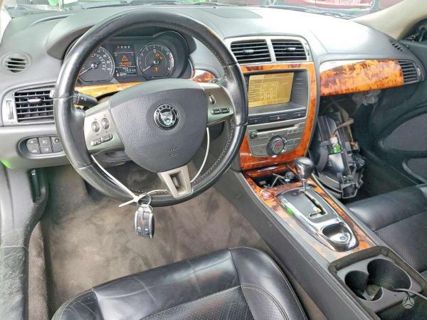 Zaļš Jaguar XK 2009 Viļņa, ar dzinēja tilpumu 4.20 L un nobraukumu 106 tūkst. km par 4999 €, foto 11 vietnē AUTOMOTO.COM.LV
