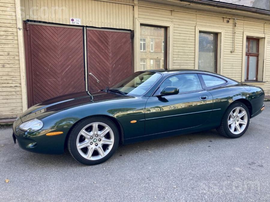 Green Jaguar XK 1998 in Riga, with an engine capacity of 4.00 L and mileage of 295 thousand km for 10500 €, photo 2 on AUTOMOTO.COM.LV