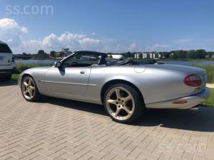 Grey Jaguar XK 1998 in Riga, with an engine capacity of 4.00 L and mileage of 146 thousand km for 7900 €, photo 3 on AUTOMOTO.COM.LV