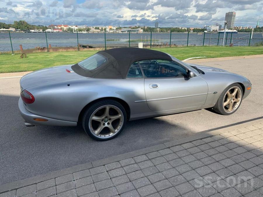 Grey Jaguar XK 1998 in Riga, with an engine capacity of 4.00 L and mileage of 146 thousand km for 7900 €, photo 4 on AUTOMOTO.COM.LV