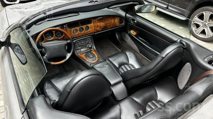 Grey Jaguar XK 1998 in Riga, with an engine capacity of 4.00 L and mileage of 146 thousand km for 7900 €, photo 6 on AUTOMOTO.COM.LV