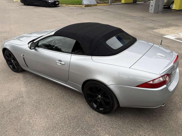 Pelēks Jaguar XK 2008 Šauļi, ar dzinēja tilpumu 4.20 L un nobraukumu 158 tūkst. km par 7499 €, foto 10 vietnē AUTOMOTO.COM.LV