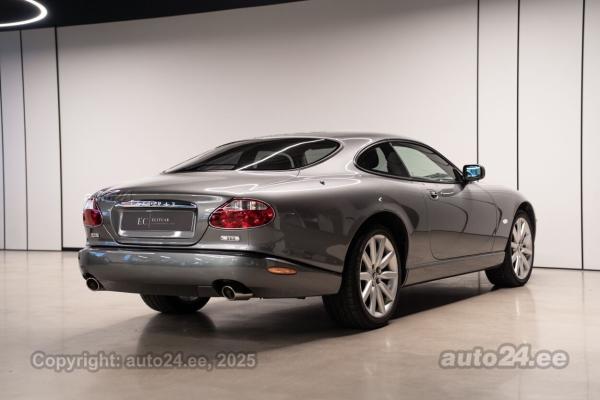 Pelēks Jaguar XK 2005 Tallina, ar dzinēja tilpumu 4.20 L un nobraukumu 57 tūkst. km par 28900 €, foto 8 vietnē AUTOMOTO.COM.LV