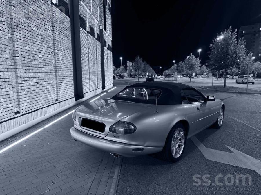Pelēks Jaguar XKR 1999 Rīga, ar dzinēja tilpumu 4.00 L un nobraukumu 250 tūkst. km par 4000 €, foto 3 vietnē AUTOMOTO.COM.LV