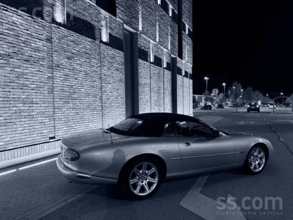 Grey Jaguar XKR 1999 in Riga, with an engine capacity of 4.00 L and mileage of 250 thousand km for 4000 €, photo 3 on AUTOMOTO.COM.LV