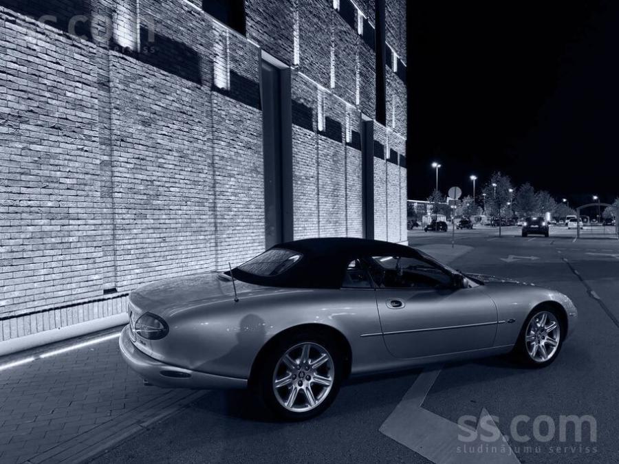 Pelēks Jaguar XKR 1999 Rīga, ar dzinēja tilpumu 4.00 L un nobraukumu 250 tūkst. km par 4000 €, foto 4 vietnē AUTOMOTO.COM.LV
