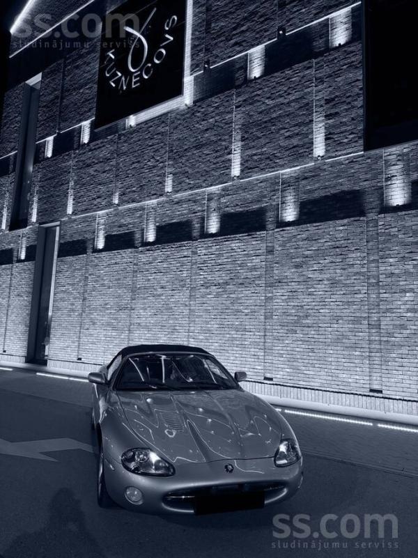 Grey Jaguar XKR 1999 in Riga, with an engine capacity of 4.00 L and mileage of 250 thousand km for 4000 €, photo 4 on AUTOMOTO.COM.LV