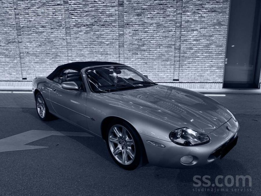 Pelēks Jaguar XKR 1999 Rīga, ar dzinēja tilpumu 4.00 L un nobraukumu 250 tūkst. km par 4000 €, foto 6 vietnē AUTOMOTO.COM.LV