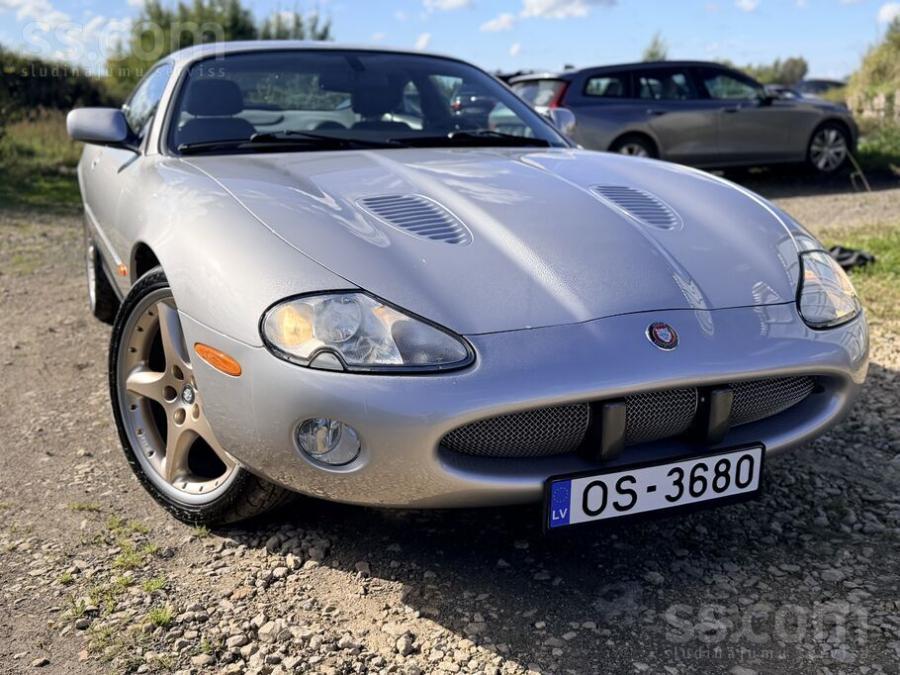 Grey Jaguar XKR 2001 in Riga, with an engine capacity of 4.00 L and mileage of 144 thousand km for 13995 €, photo 1 on AUTOMOTO.COM.LV