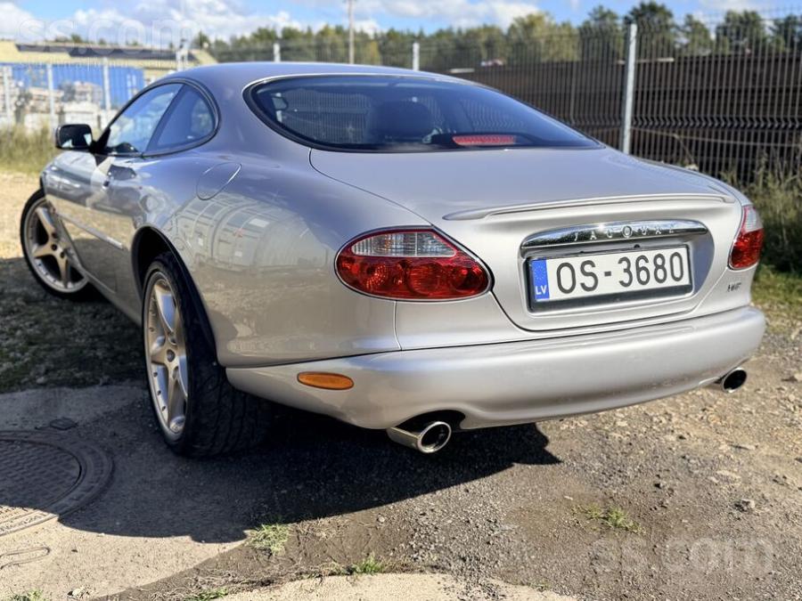 Grey Jaguar XKR 2001 in Riga, with an engine capacity of 4.00 L and mileage of 144 thousand km for 13995 €, photo 3 on AUTOMOTO.COM.LV