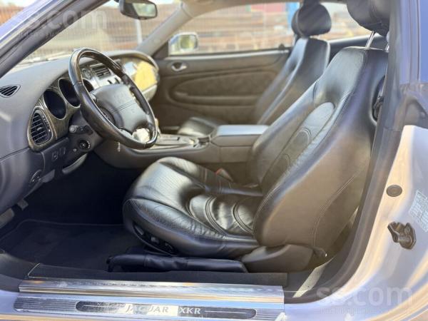 Grey Jaguar XKR 2001 in Riga, with an engine capacity of 4.00 L and mileage of 144 thousand km for 13995 €, photo 8 on AUTOMOTO.COM.LV