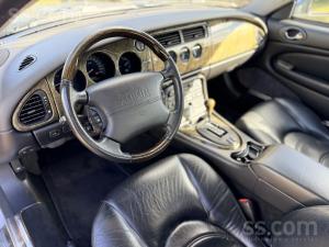 Grey Jaguar XKR 2001 in Riga, with an engine capacity of 4.00 L and mileage of 144 thousand km for 13995 €, photo 9 on AUTOMOTO.COM.LV