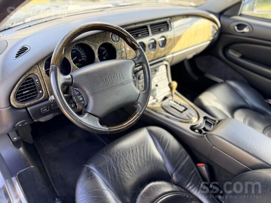 Grey Jaguar XKR 2001 in Riga, with an engine capacity of 4.00 L and mileage of 144 thousand km for 13995 €, photo 9 on AUTOMOTO.COM.LV