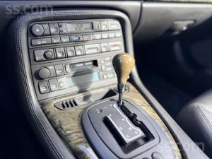 Grey Jaguar XKR 2001 in Riga, with an engine capacity of 4.00 L and mileage of 144 thousand km for 13995 €, photo 13 on AUTOMOTO.COM.LV