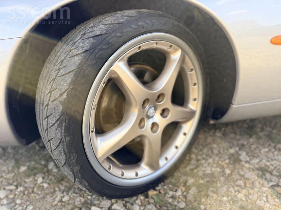 Grey Jaguar XKR 2001 in Riga, with an engine capacity of 4.00 L and mileage of 144 thousand km for 13995 €, photo 19 on AUTOMOTO.COM.LV