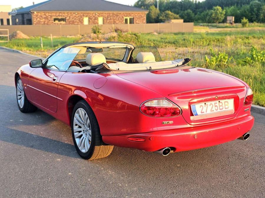 Красный Ягуар ХКР 2003 в Каунас, объемом двигателя 4.20 л и пробегом 160 тыс. км за 15500 €, фото 11 на AUTOMOTO.COM.LV