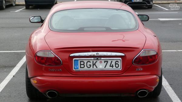 Jaguar XKR 1999 Viļņa vietnē Sarkans Jaguar XKR 1999 Viļņa, ar dzinēja tilpumu 4.00 L un nobraukumu 154 tūkst. km par 9499 €, foto 3 vietnē AUTOMOTO.COM.LV