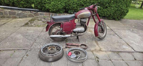 Jawa 250 1972 in Kretinga, with an engine capacity of 0.25 L and mileage of 9 thousand km for 750 €, photo 1 on AUTOMOTO.COM.LV