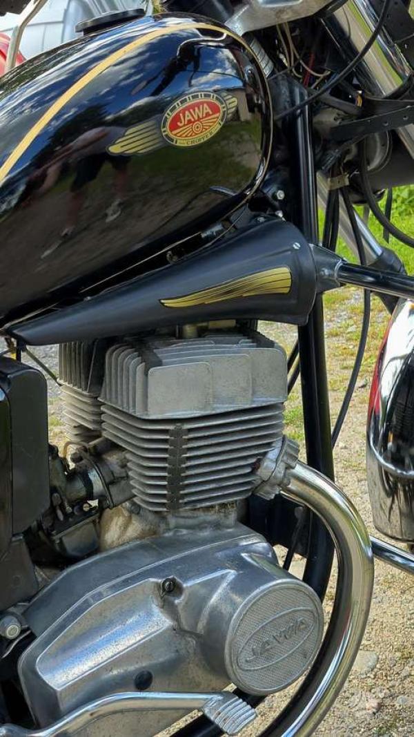 Black Jawa 350 1961 in Aizkraukle, with an engine capacity of 0.35 L and mileage of 5 thousand km for 3500 €, photo 1 on AUTOMOTO.COM.LV