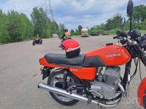Jawa 350 1990 in Bauska, with an engine capacity of 0.35 L and mileage of 0 thousand km for 4200 €, photo 3 on AUTOMOTO.COM.LV