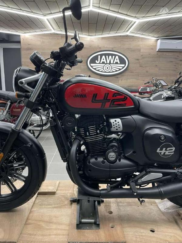 Jawa 350 2025 Viļņa, ar dzinēja tilpumu 0.35 L un nobraukumu 3 tūkst. km par 5600 €, foto 2 vietnē AUTOMOTO.COM.LV