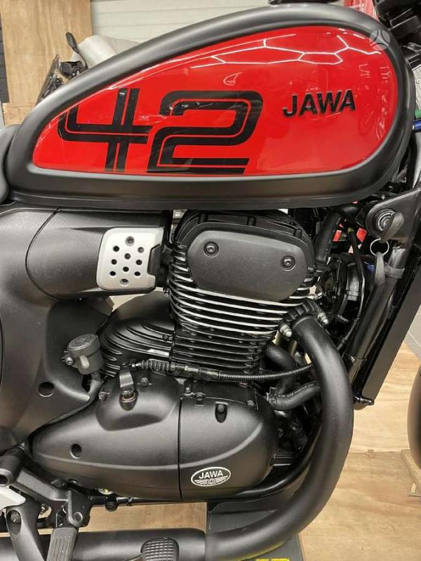 Jawa 350 2025 Viļņa, ar dzinēja tilpumu 0.35 L un nobraukumu 3 tūkst. km par 5600 €, foto 5 vietnē AUTOMOTO.COM.LV