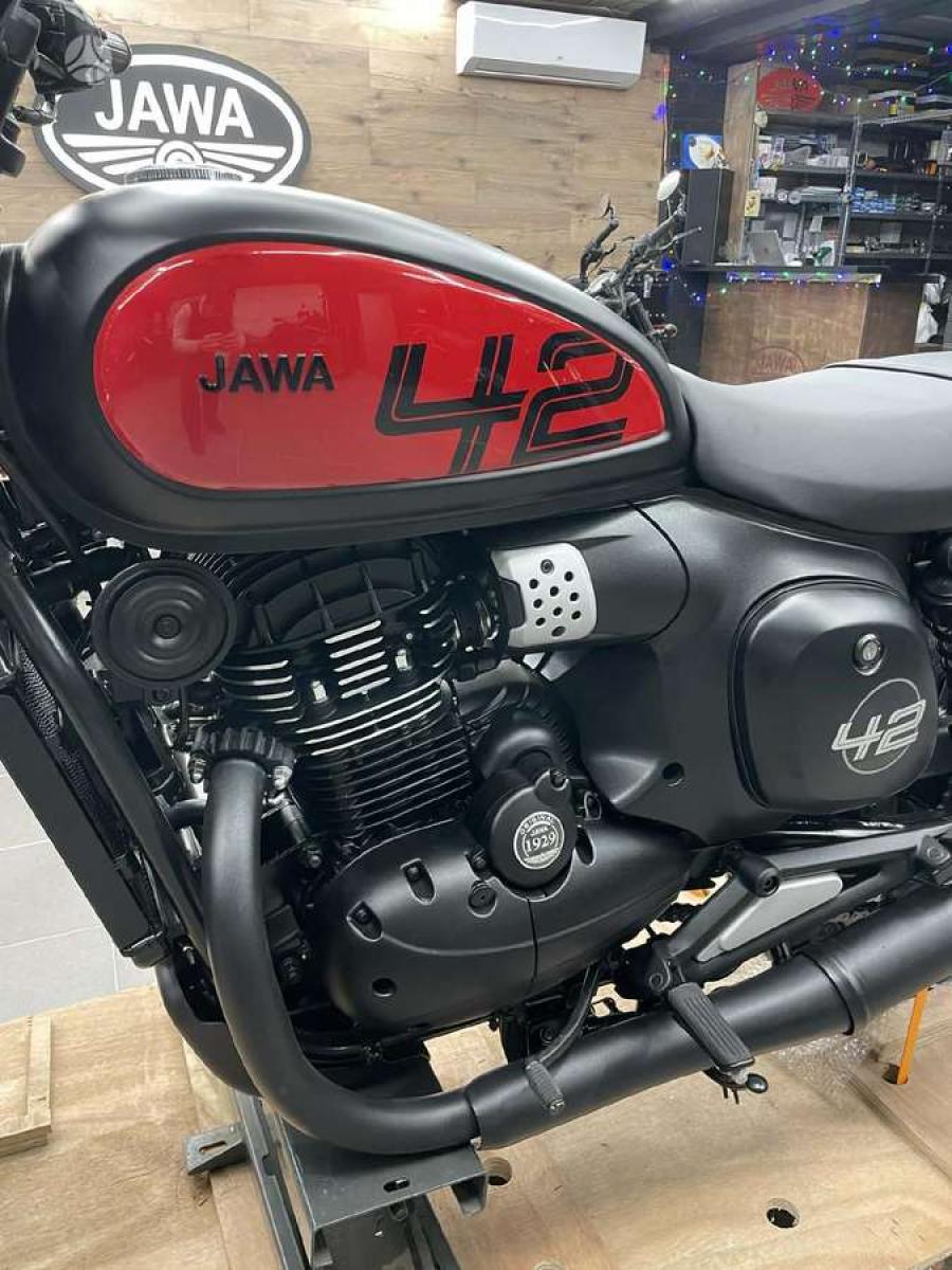 Jawa 350 2025 in Vilnius, with an engine capacity of 0.35 L and mileage of 3 thousand km for 5600 €, photo 6 on AUTOMOTO.COM.LV