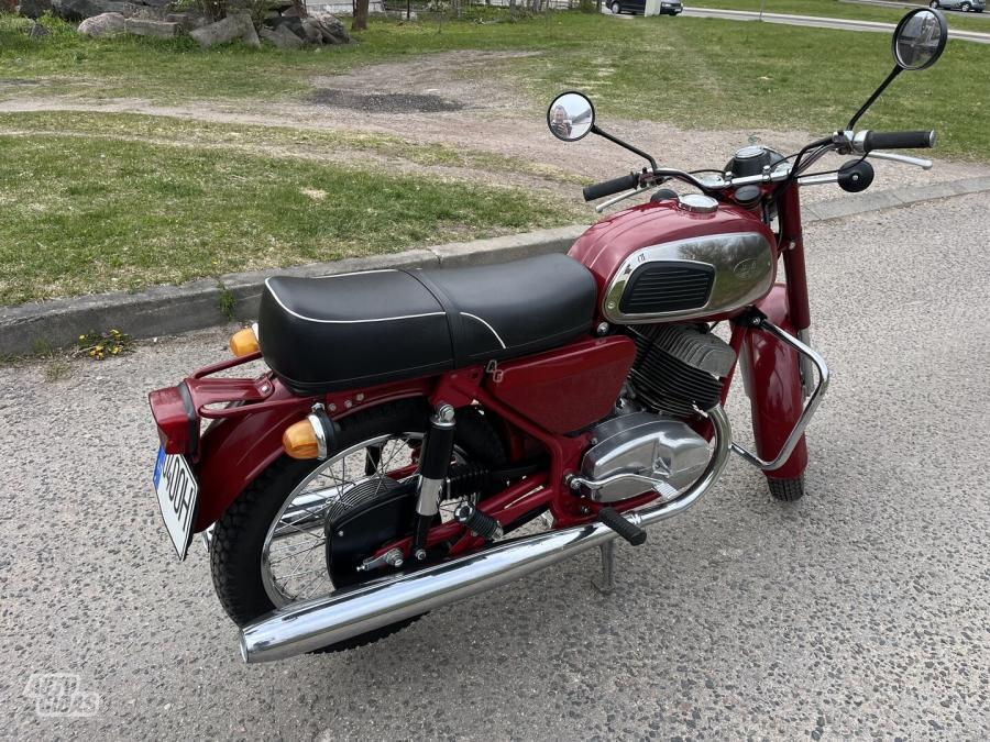 Red Jawa 350 1975 in Vilnius, with an engine capacity of 0.00 L and mileage of 27 thousand km for 3200 €, photo 4 on AUTOMOTO.COM.LV