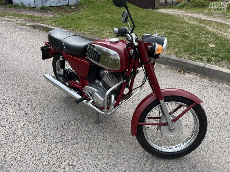 Sarkans Jawa 350 1975 Viļņa, ar dzinēja tilpumu 0.00 L un nobraukumu 27 tūkst. km par 3100 €, foto 1 vietnē AUTOMOTO.COM.LV