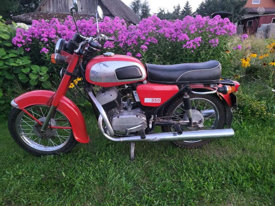 Red Jawa 350 1978 in Trakai, with an engine capacity of 0.35 L and mileage of 4 thousand km for 2450 €, photo 1 on AUTOMOTO.COM.LV