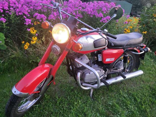Red Jawa 350 1978 in Trakai, with an engine capacity of 0.35 L and mileage of 4 thousand km for 2450 €, photo 8 on AUTOMOTO.COM.LV