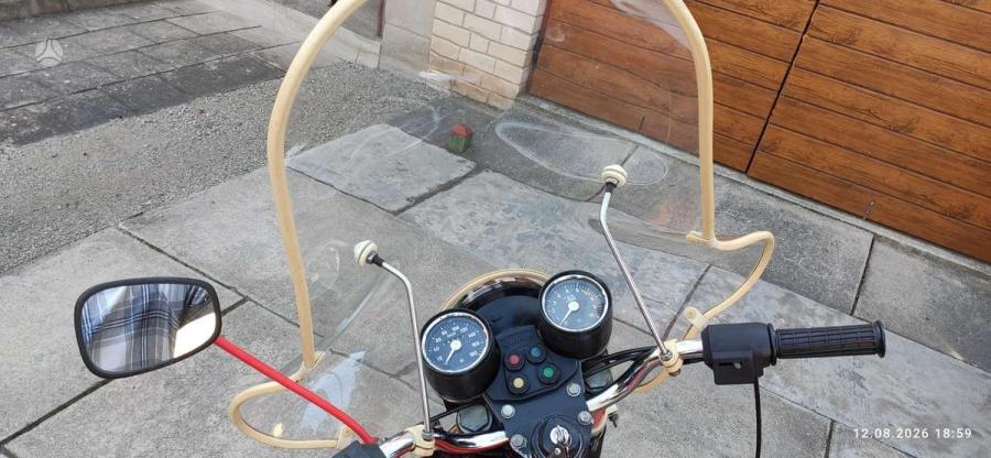 Sarkans Jawa 350 1981 Biržai, ar dzinēja tilpumu 0.34 L un nobraukumu 49 tūkst. km par 2900 €, foto 4 vietnē AUTOMOTO.COM.LV