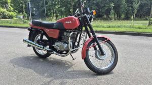 Red Jawa 350 1990 in Vilnius, with an engine capacity of 0.34 L and mileage of 0 thousand km for 3200 €, photo 3 on AUTOMOTO.COM.LV
