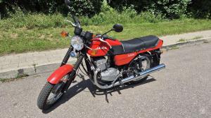 Red Jawa 350 1990 in Vilnius, with an engine capacity of 0.34 L and mileage of 0 thousand km for 3200 €, photo 4 on AUTOMOTO.COM.LV