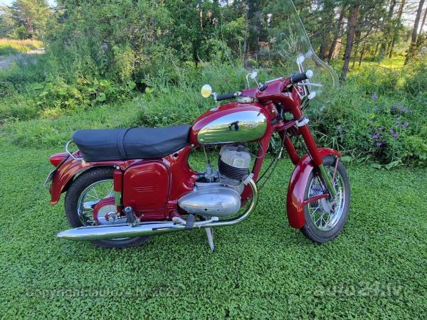 Red Jawa 360 1970 in Tallinn, with an engine capacity of 0.35 L and mileage of 0 thousand km for 3500 €, photo 1 on AUTOMOTO.COM.LV