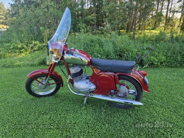 Red Jawa 360 1970 in Tallinn, with an engine capacity of 0.35 L and mileage of 0 thousand km for 3500 €, photo 2 on AUTOMOTO.COM.LV