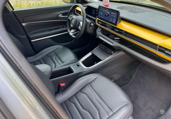 Grey Jeep Avenger 2023 in Taurage, with an engine capacity of 0.00 L and mileage of 112 thousand km for 16800 €, photo 9 on AUTOMOTO.COM.LV