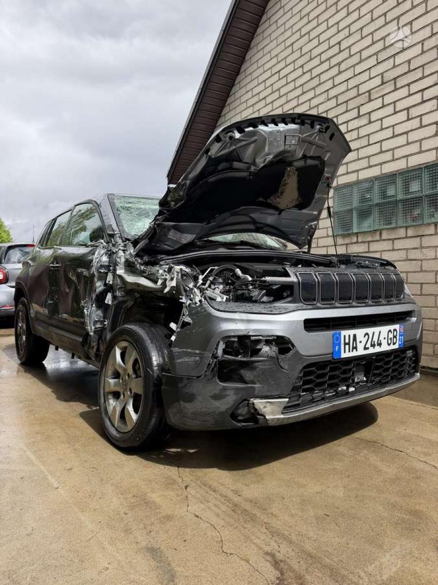 Pelēks Jeep Avenger 2024 Kauņa, ar dzinēja tilpumu 0.00 L un nobraukumu 20 tūkst. km par 6300 €, foto 4 vietnē AUTOMOTO.COM.LV