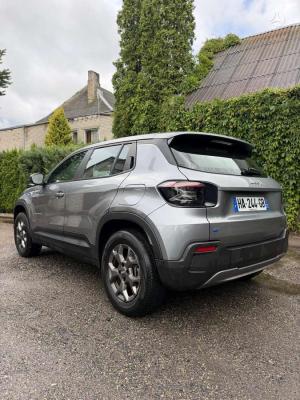Pelēks Jeep Avenger 2024 Kauņa, ar dzinēja tilpumu 0.00 L un nobraukumu 20 tūkst. km par 6300 €, foto 5 vietnē AUTOMOTO.COM.LV