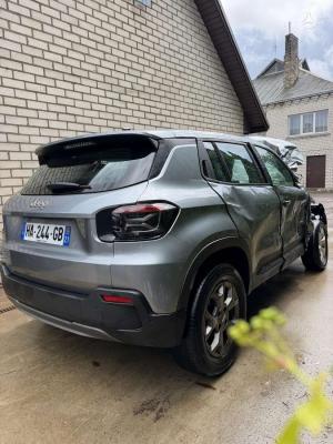 Pelēks Jeep Avenger 2024 Kauņa, ar dzinēja tilpumu 0.00 L un nobraukumu 20 tūkst. km par 6300 €, foto 6 vietnē AUTOMOTO.COM.LV
