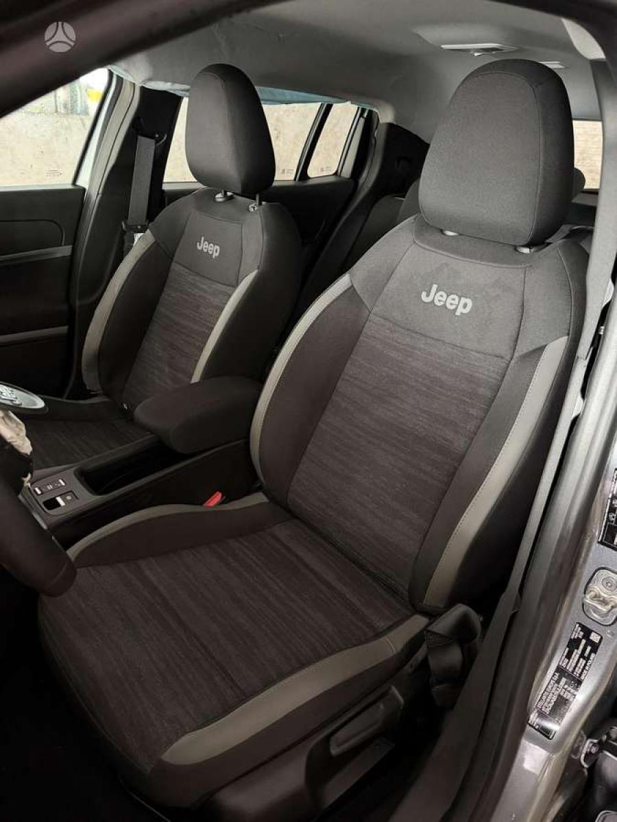 Pelēks Jeep Avenger 2024 Kauņa, ar dzinēja tilpumu 0.00 L un nobraukumu 20 tūkst. km par 6300 €, foto 24 vietnē AUTOMOTO.COM.LV