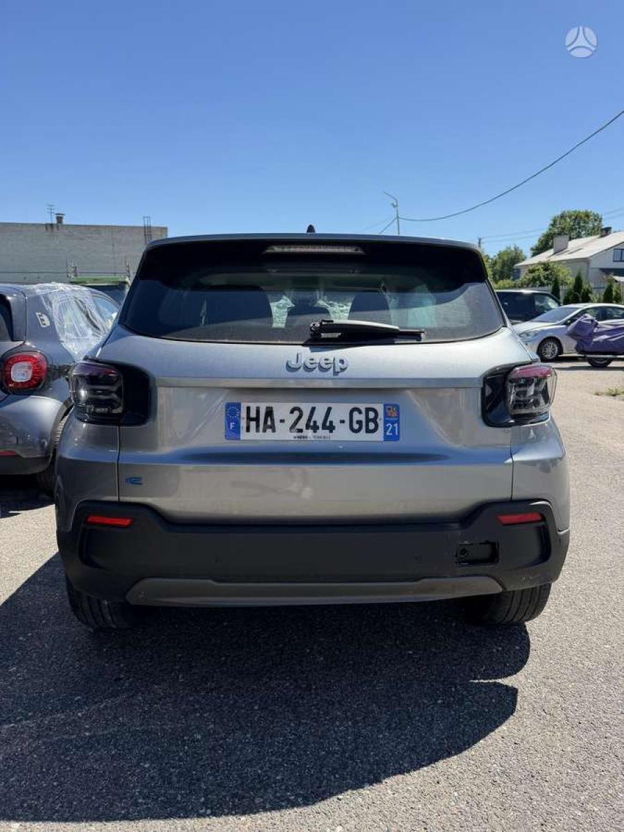 Pelēks Jeep Avenger 2024 Kauņa, ar dzinēja tilpumu 0.00 L un nobraukumu 20 tūkst. km par 6600 €, foto 6 vietnē AUTOMOTO.COM.LV